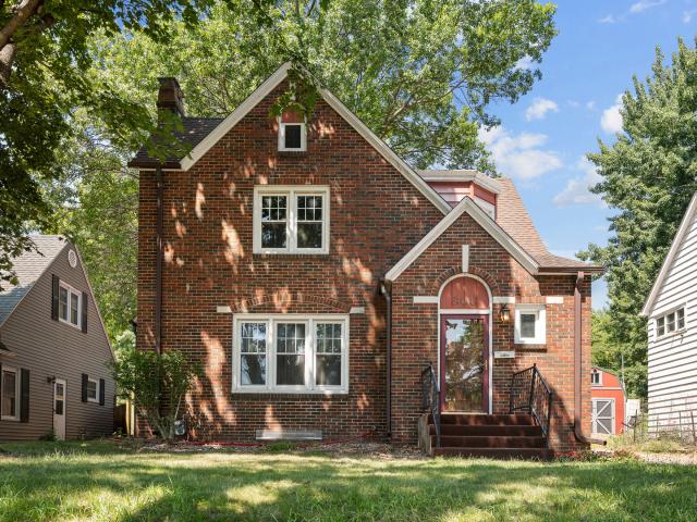 806 N 4th Street
