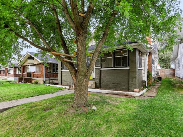 806 N Bosart Avenue