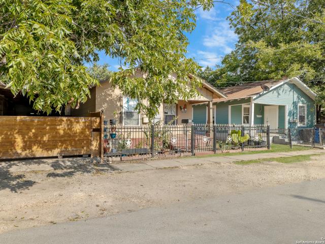 806 N Brazos St, San Antonio, TX 78207 | MLS #1896 | Compass