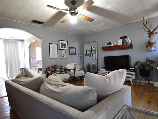 806 N Crockett St, Fredericksburg, TX 78624 | MLS #99417