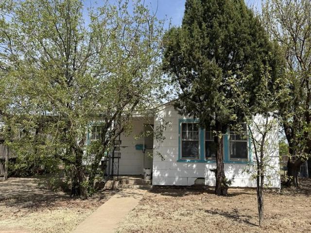 806 N Frost St, Pampa, TX 79065