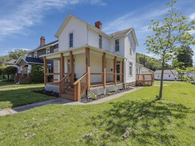 806 N High St, Lancaster, OH 43130
