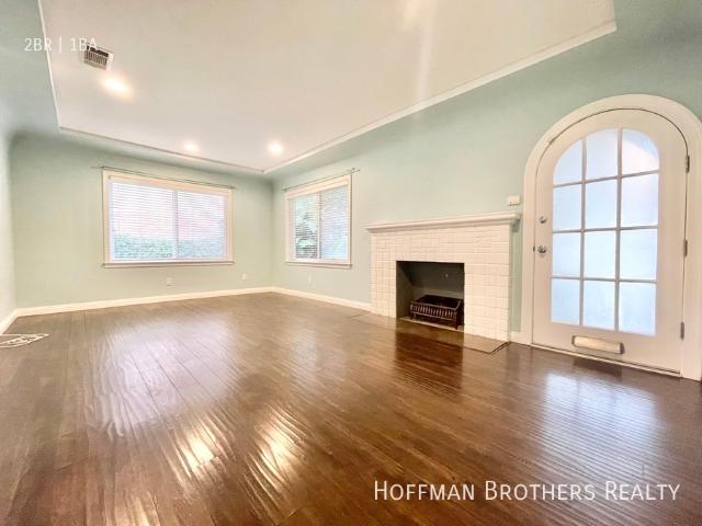 806 N Las Palmas Ave Los Angeles, CA 90038