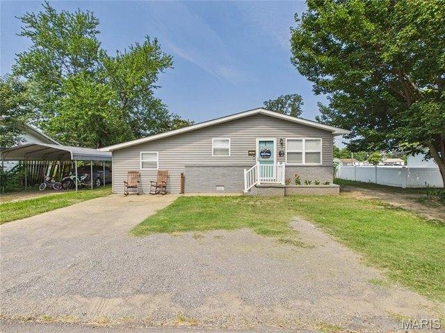 806 N Miller St, Bernie, MO 63822