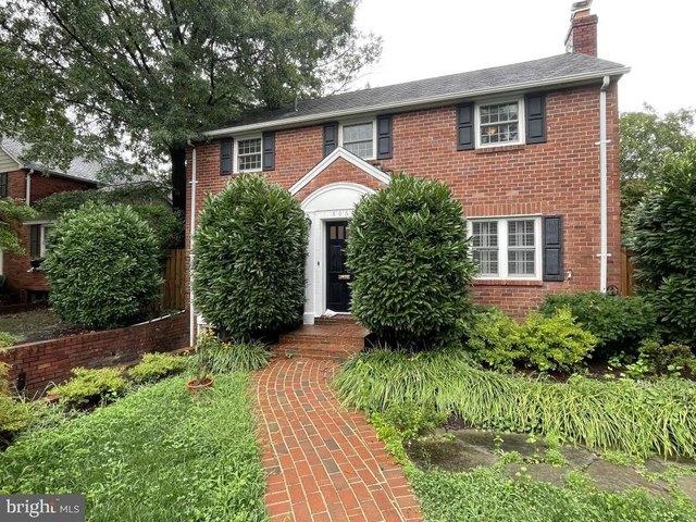 806 N Overlook Dr, Alexandria, VA 22305