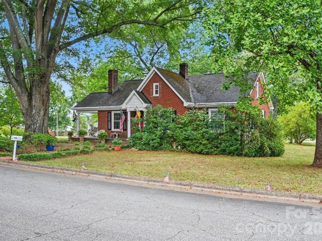 806 S Main Avenue