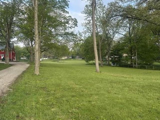 806 S Main St, Eureka, IL 61530