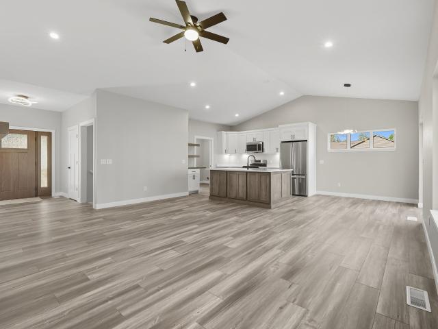 806 Saddle Ridge