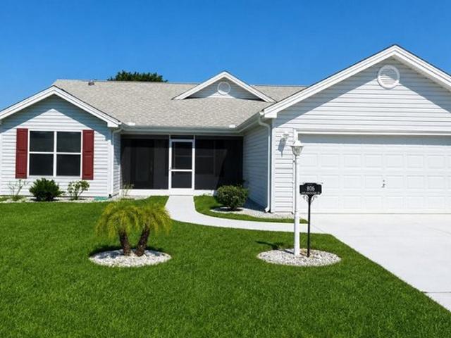 806 San Salvador Dr, Lady Lake, FL 32159