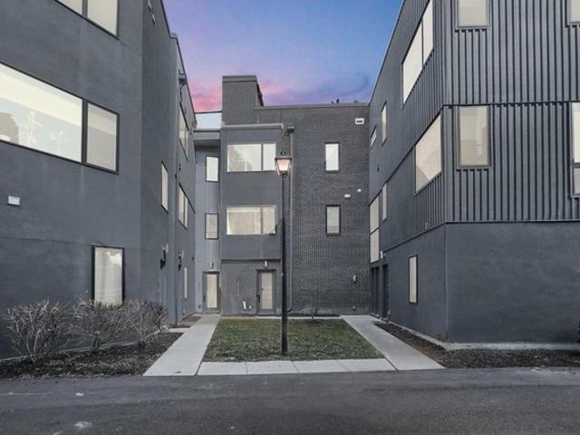806 Senco Ln, Columbus, OH 43215