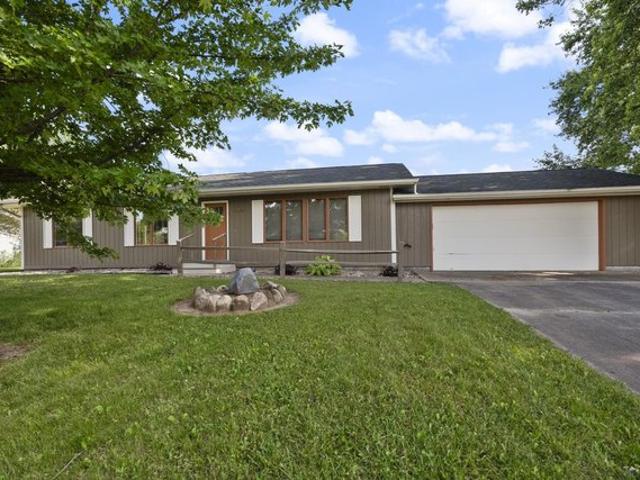 806 Sharon St, Winona Lake, IN 46590