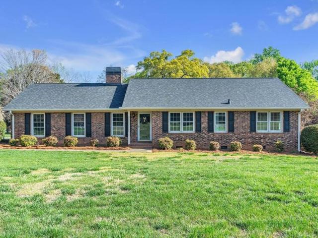 806 Shoresbrook Dr, Spartanburg, SC 29301