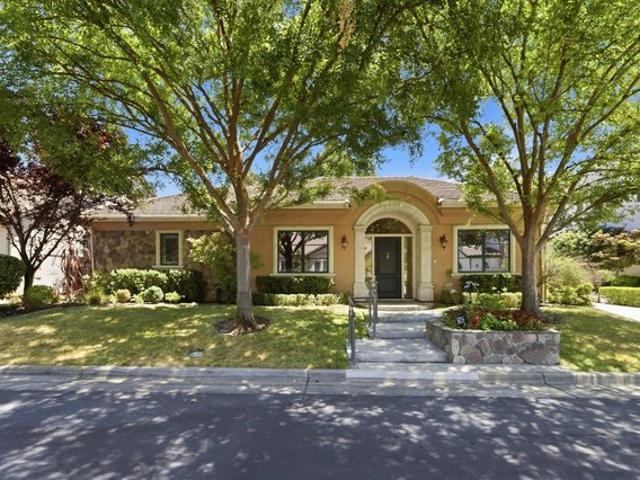 806 Sierra Oaks Vista Ln, Sacramento, CA 95864