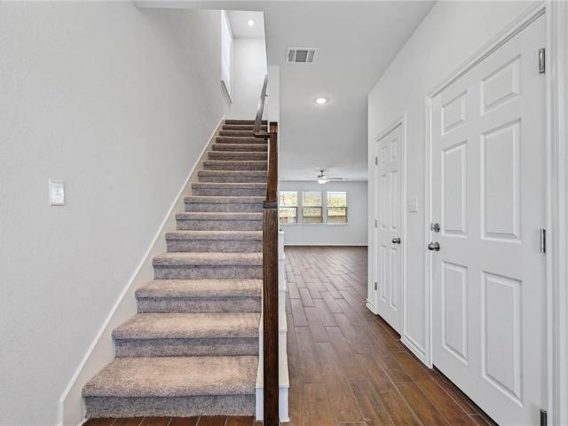 806 Pepperbark Loop