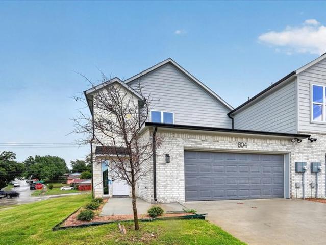 806 Premier Pkwy, Grand Prairie, TX 75051