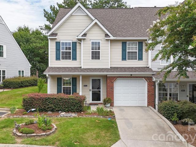 806 Rock Lake Glen