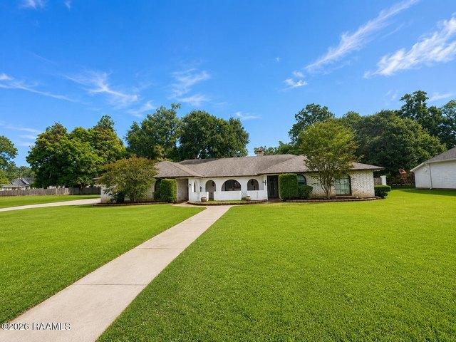 806 Rue Royale, New Iberia, LA 70563