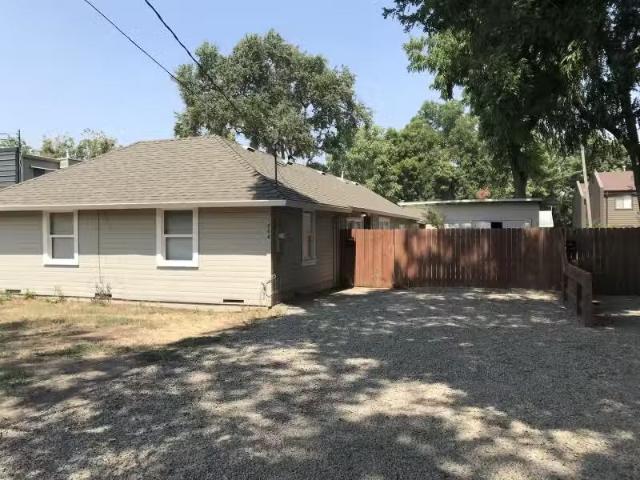 806 W 1st Ave, Chico, CA 95926