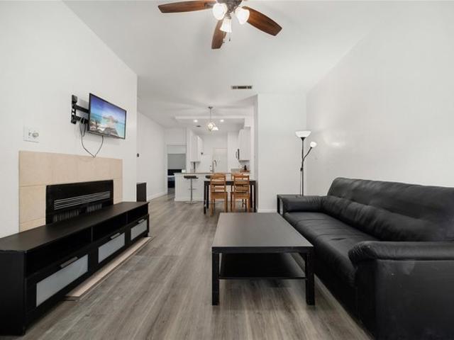 806 W 24th St Apt 213, Austin, TX 78705