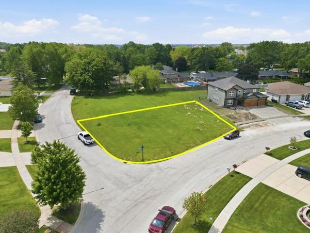 806 W Westgate Dr, Peotone, IL 60468