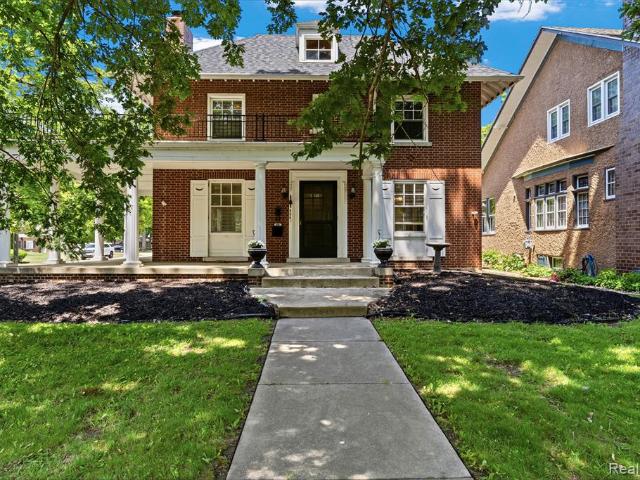 806 W Oliver Street