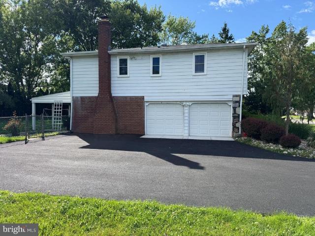 806 Warfield Lane
