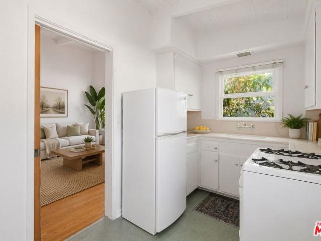 806 Westmount Drive 1