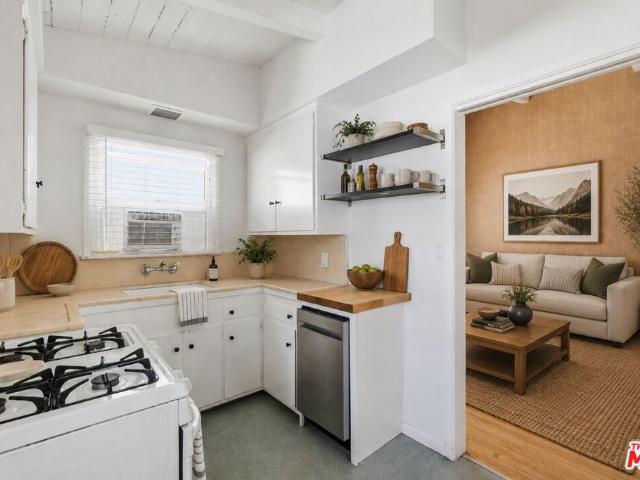 806 Westmount Drive 2