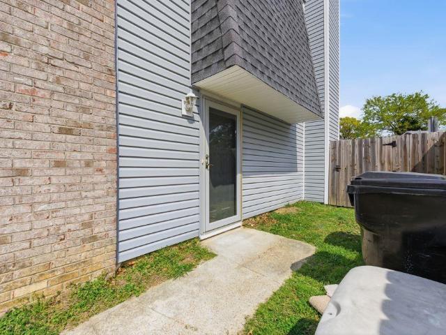 806 Westport PL