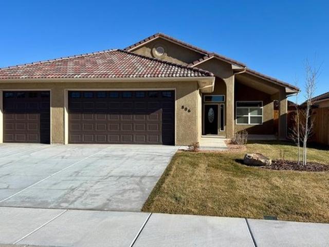 806 Thorncrest Dr, Pueblo, CO 81005