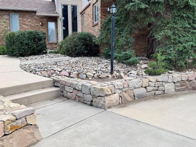 806 Twin Oaks Road