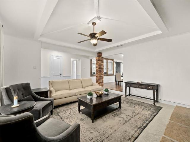 8074 Dove Cove