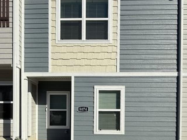 8074 Logan Dr, La Vergne, TN 37086