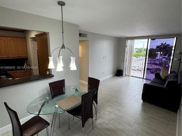 8075 NW 7th St, Unit 403, Miami, FL 33126 | MLS #A11985