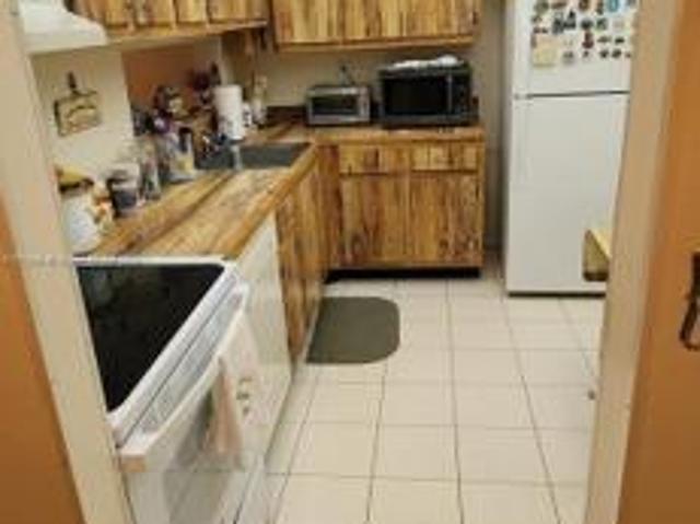 8075 107th Ave SW #213, Miami, FL 33173