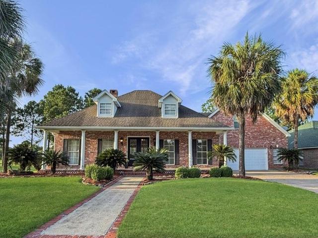 8070 Willow Creek Dr, Beaumont, TX 77707