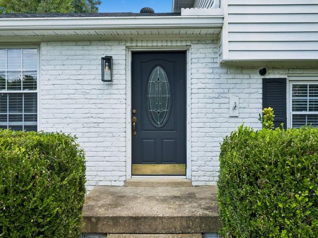 8072 Sawyer Brown Rd