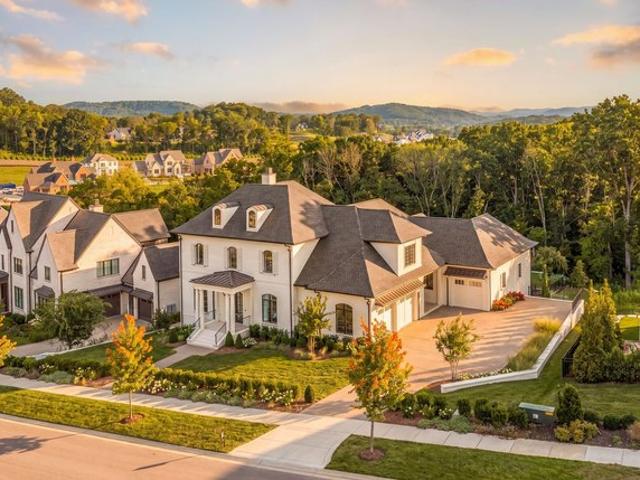 8073 Heirloom Blvd, College Grove, TN 37046