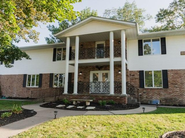 807 3rd St, Durant, IA 52747