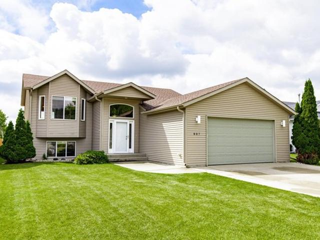 807 16th Ave W, West Fargo, ND 58078
