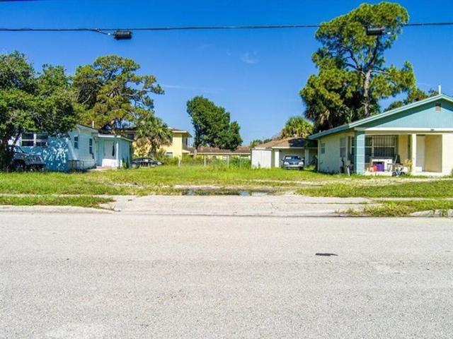 807 22nd St N, Fort Pierce, FL 34950
