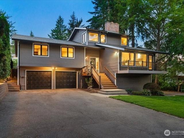 807 7th Ave N, Edmonds, WA 98020