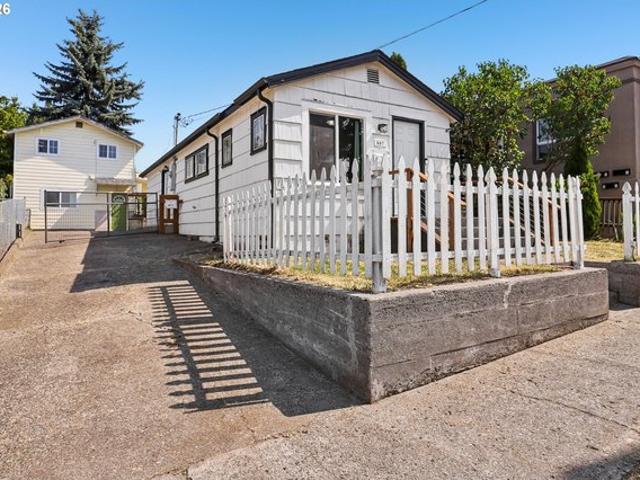 807 Columbia St, Kelso, WA 98626