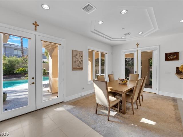 807 Canyon Greens Drive