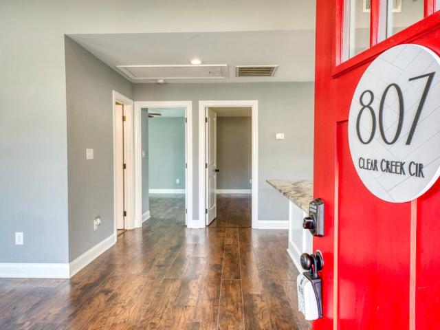 807 Clear Creek Rd