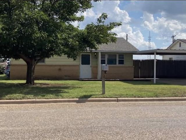 807 Avenue L, Shallowater, TX 79363
