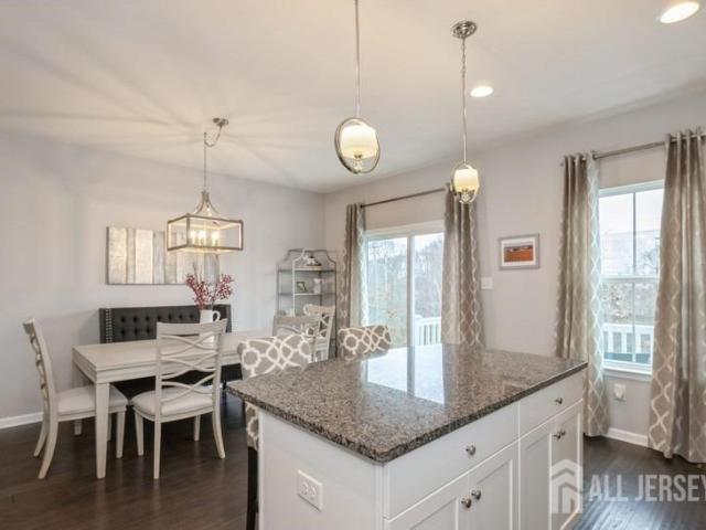 807 Bayside Court