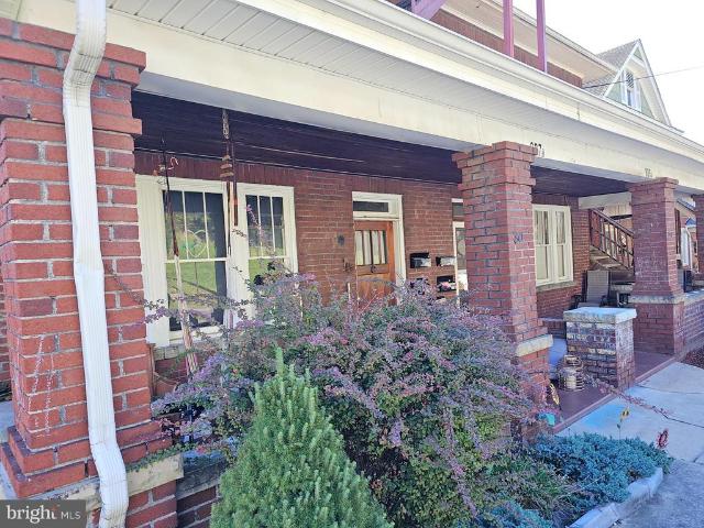 807 Bedford Street