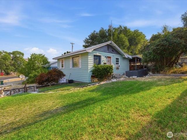 807 Birch St, Coulee Dam, WA 99116