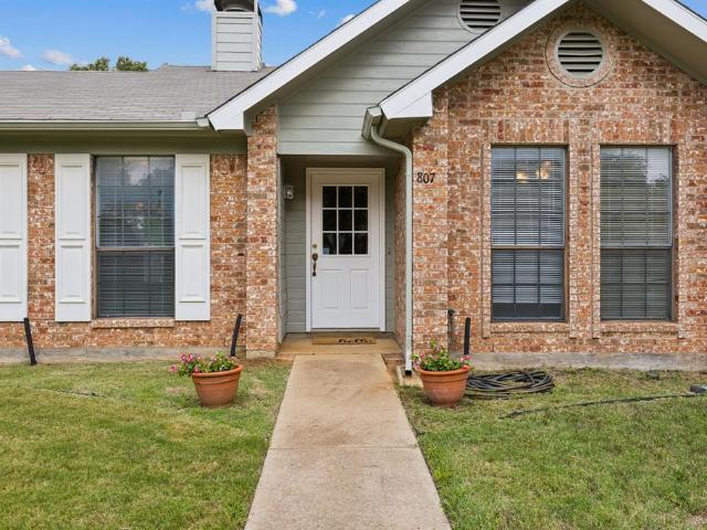 807 Blue Oak Drive